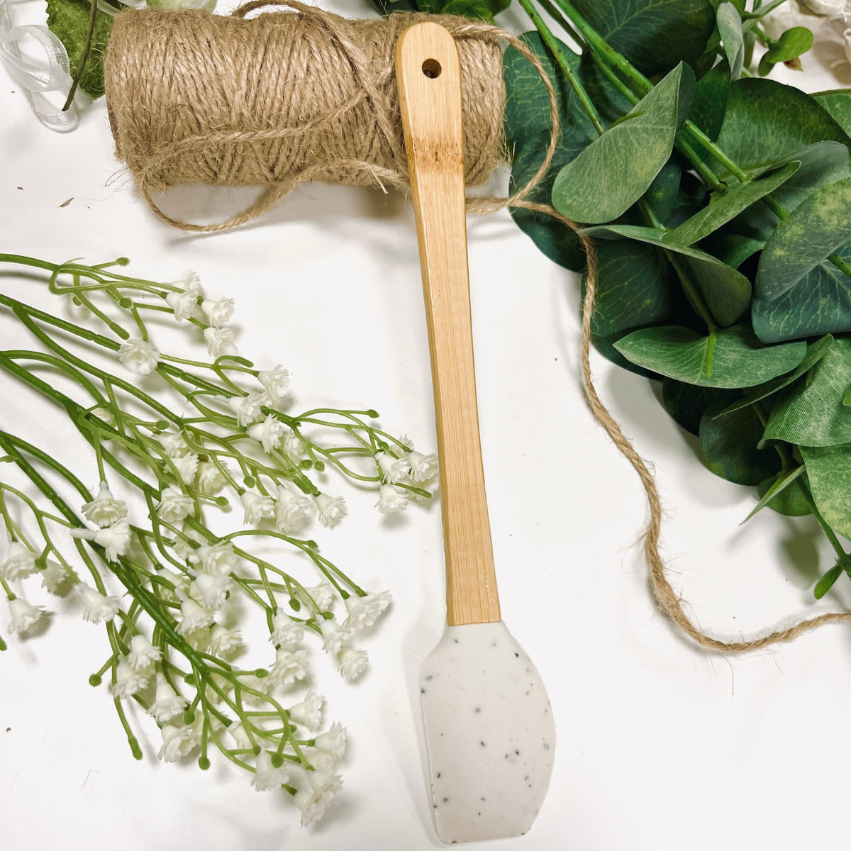 Bamboo Spatula — Bow & Ribbon